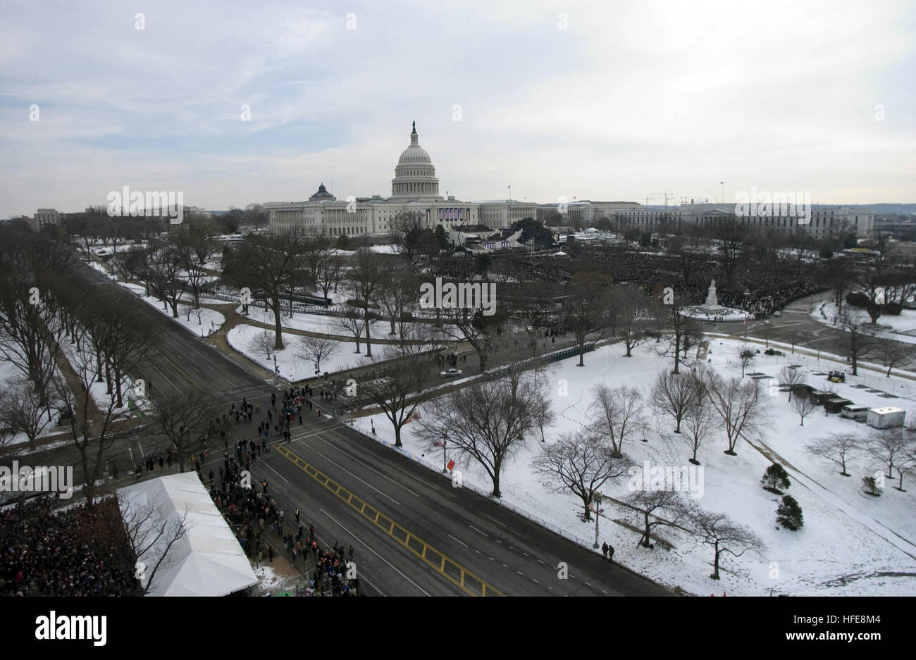 The U.S. Capitol prepares for the 2005 Presidential Inauguration in ...
