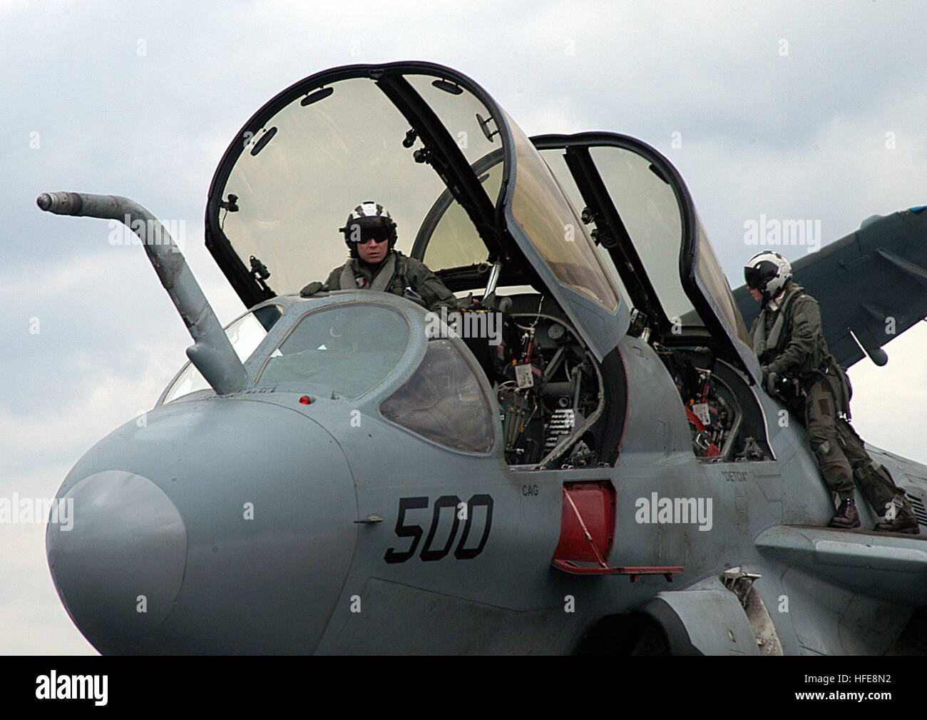 040120-N-5248R-001 Atlantic Ocean (Jan. 20th, 2005) - Lt. Travis Inouye ...