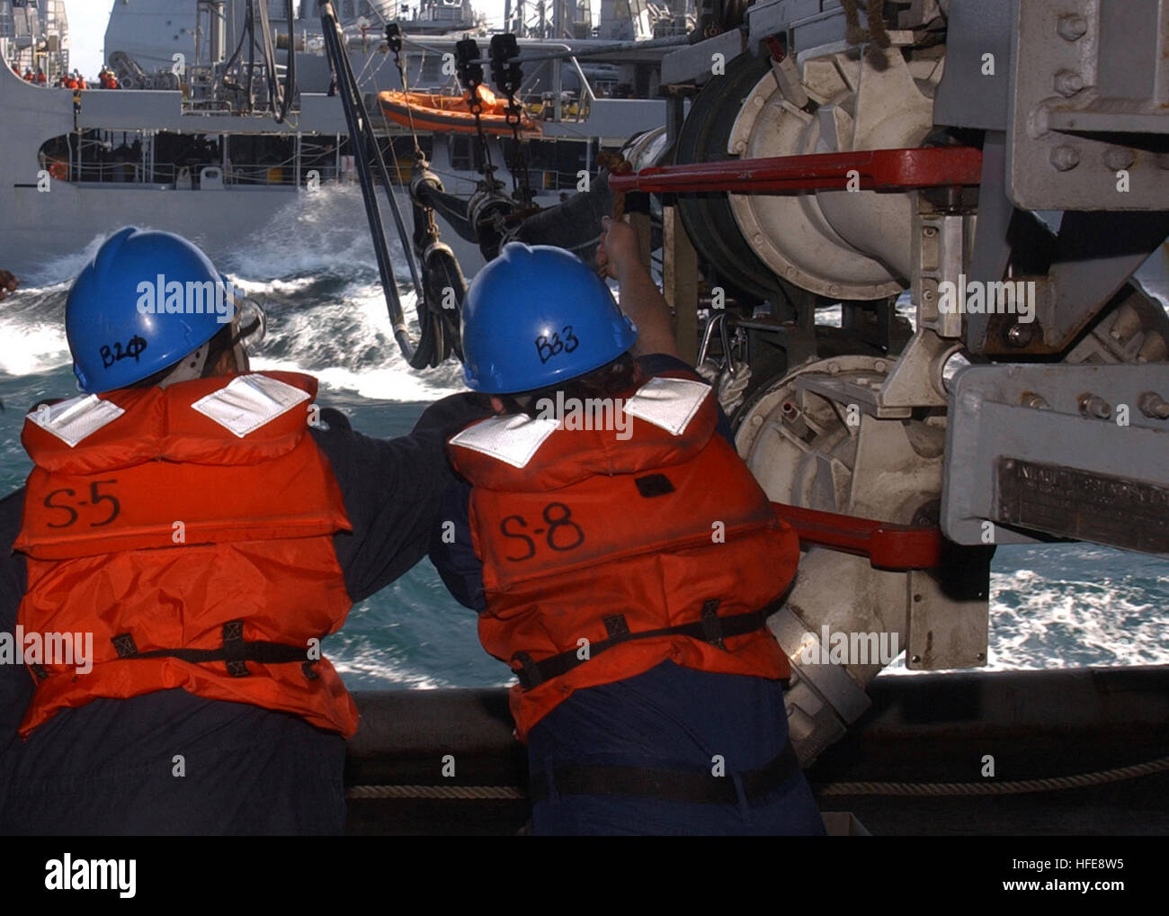 Riggers end an underway replenishment between USS Harry S. Truman (CVN ...