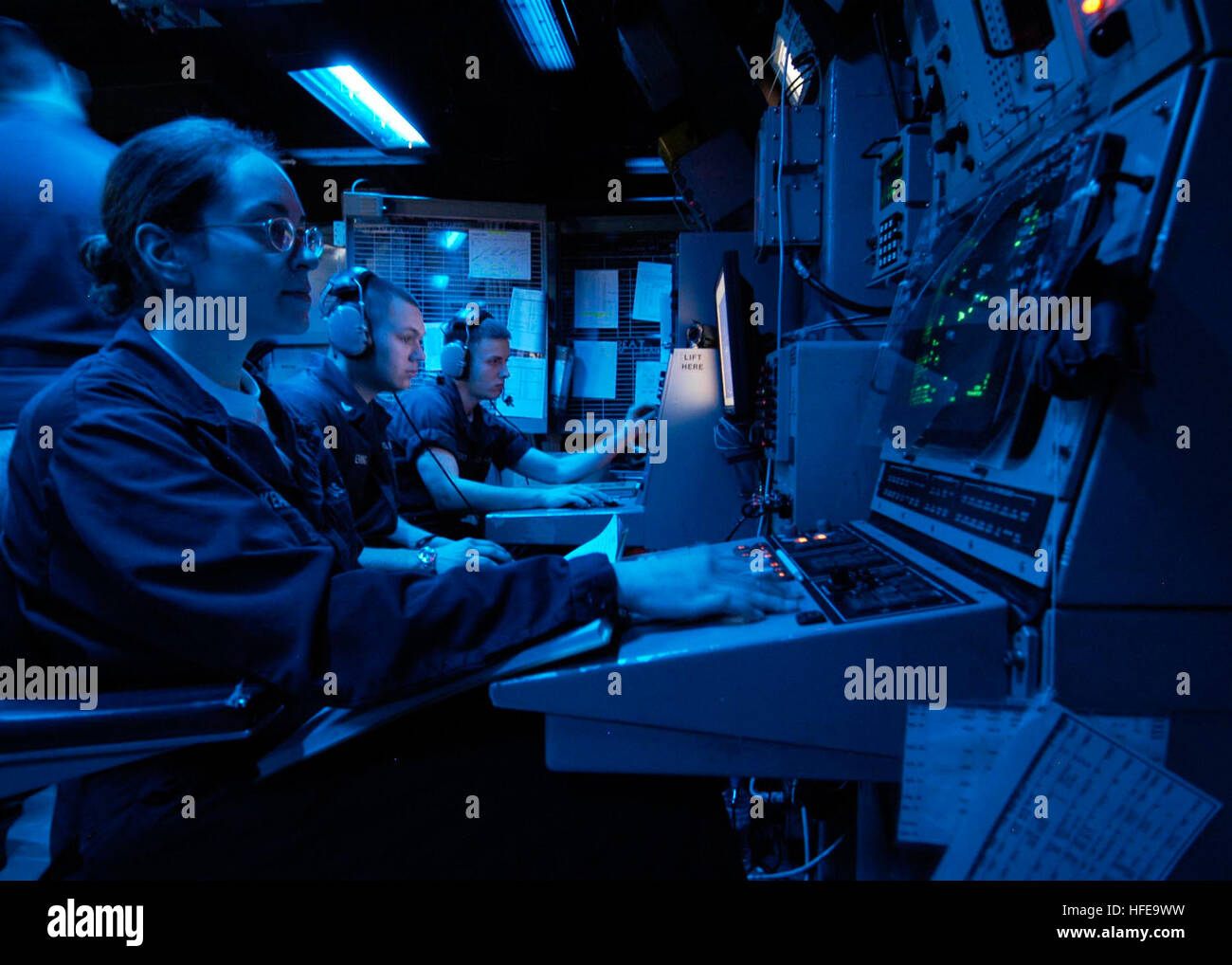 Navy radar screen hi-res stock photography and images - Alamy