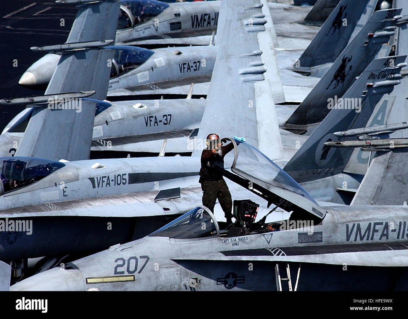 F 14 canopy hi-res stock photography and images - Alamy