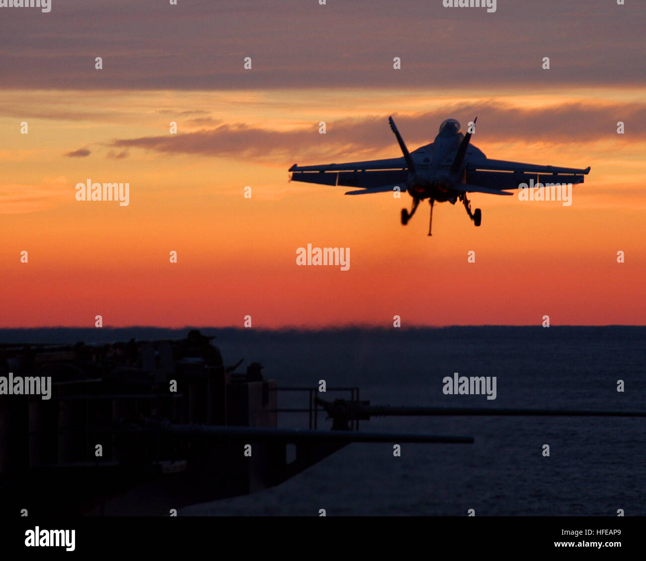 050309-N-5248R-002 Atlantic Ocean (Mar. 9, 2005) - An F/A-18F Super ...