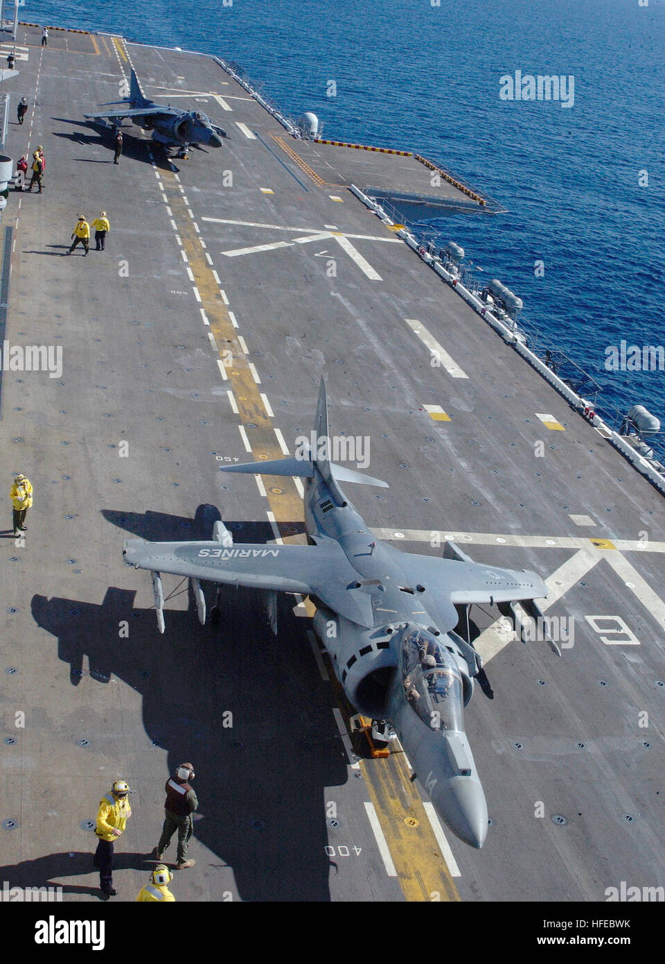 050405-N-3150G-004 Pacific Ocean (Apr. 5, 2005) - Marine Corps AV-8B ...