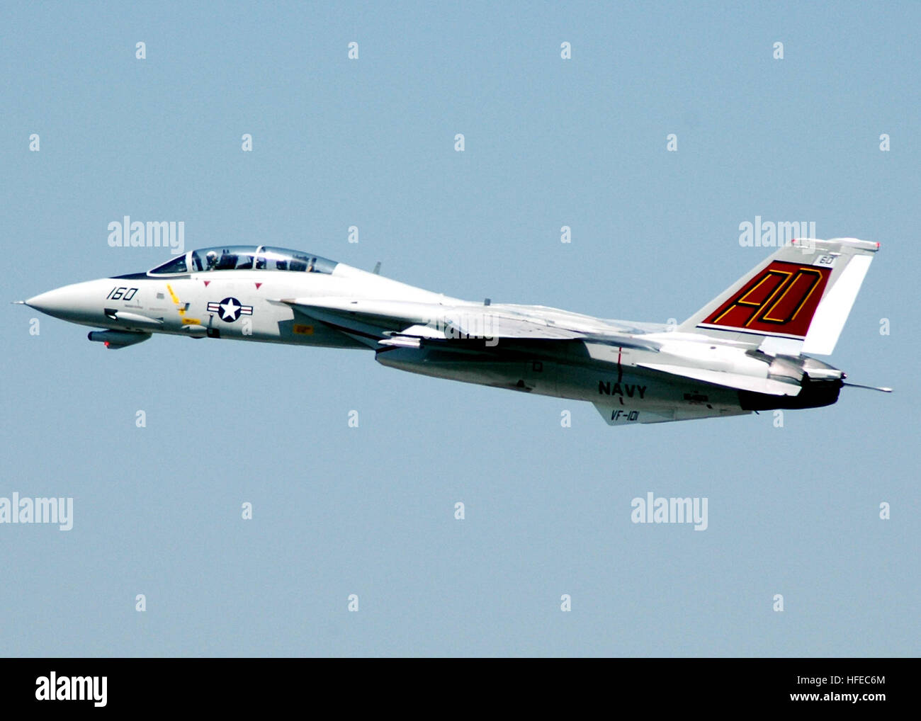 050418-N-5431H-002 Virginia Beach, Va. (April 18, 2005) Ð An F-14D ...