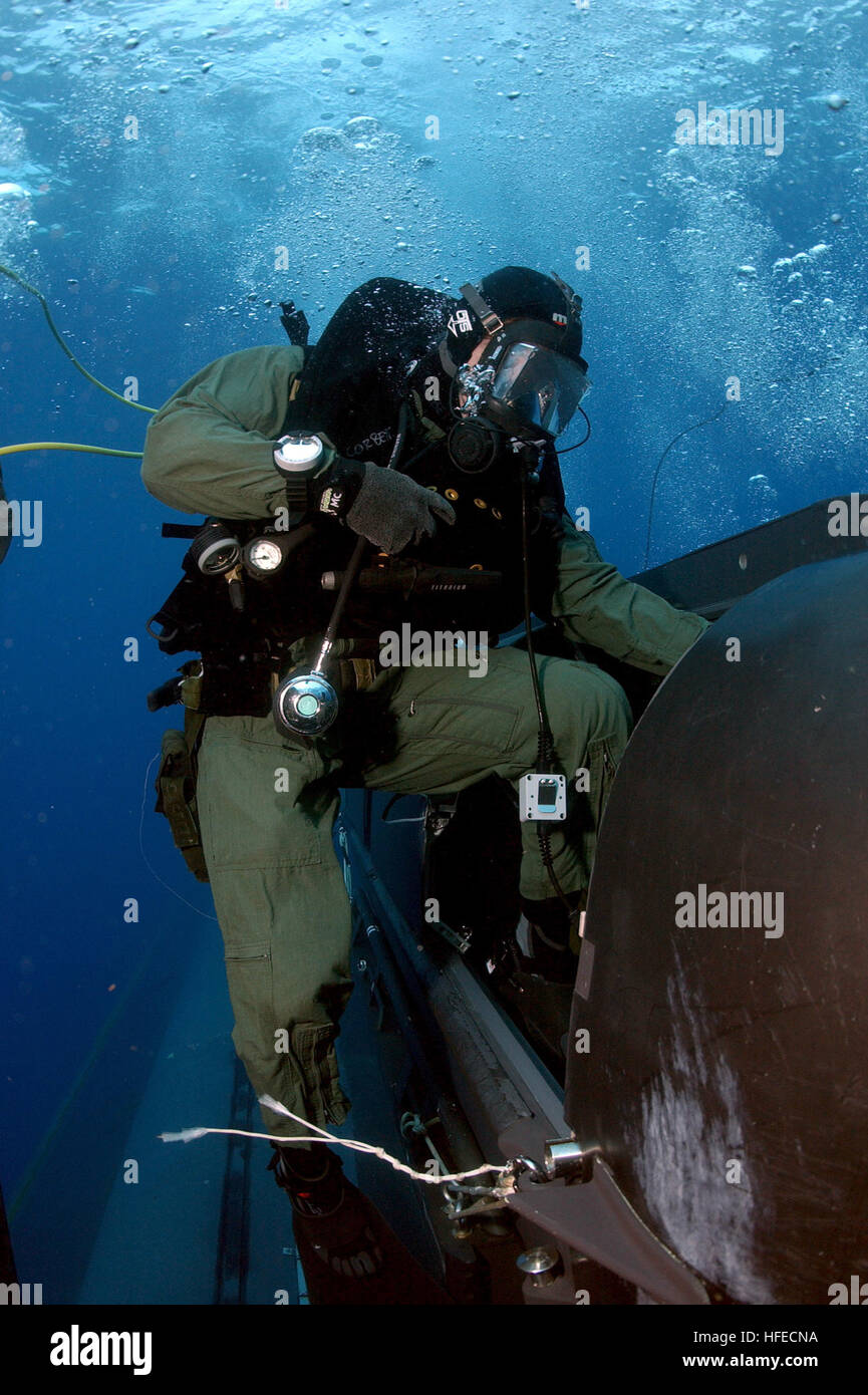 Seal delivery vehicle team hi-res stock photography and images - Alamy