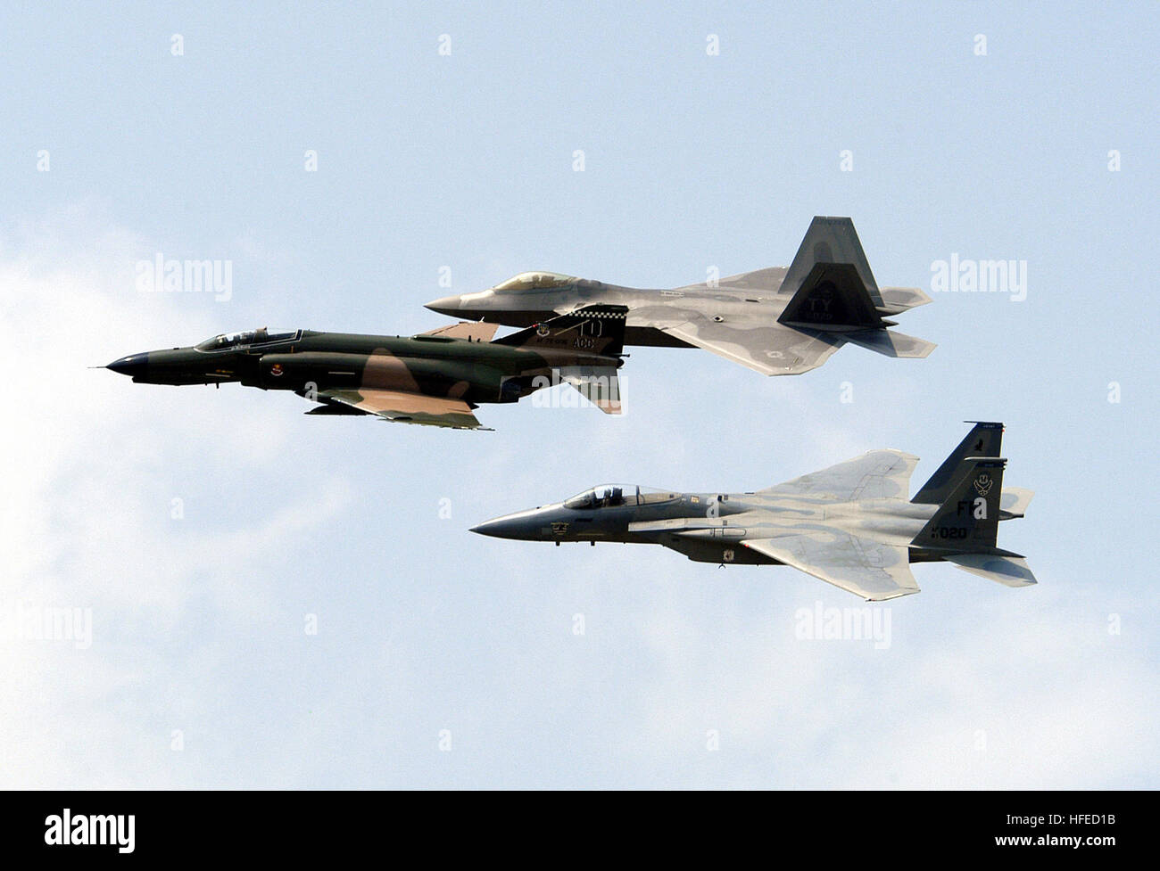 F 4 phantom in flight hi-res stock photography and images - Alamy