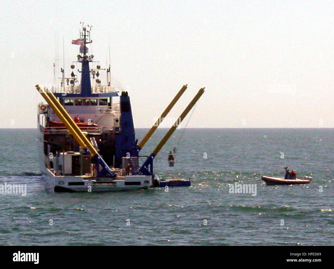Us navy ship heavy seas hi-res stock photography and images - Alamy