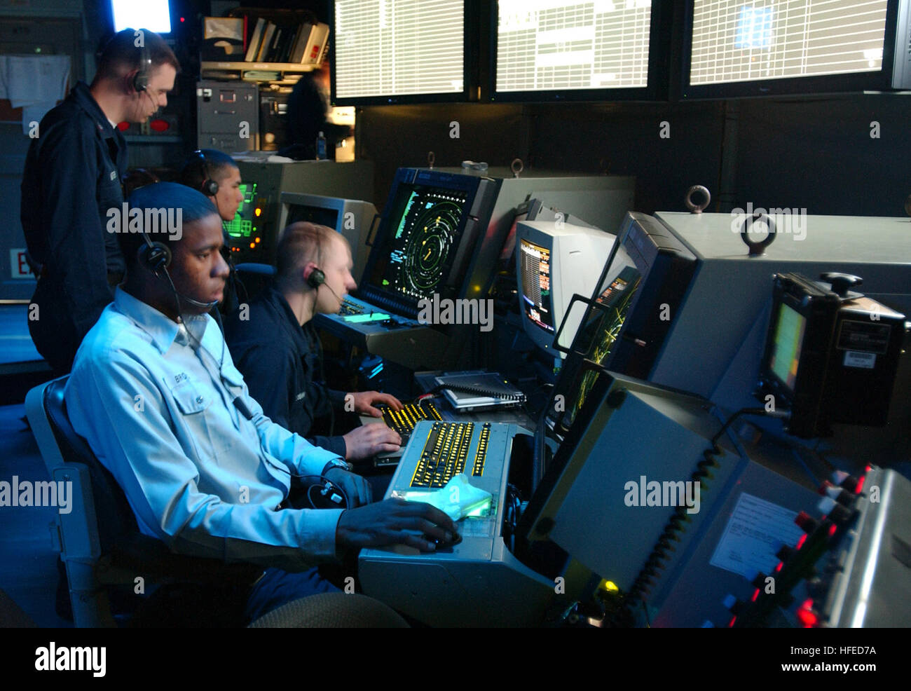 050519-N-6410T-001 Atlantic Ocean (May 19, 2005) - Air Traffic ...