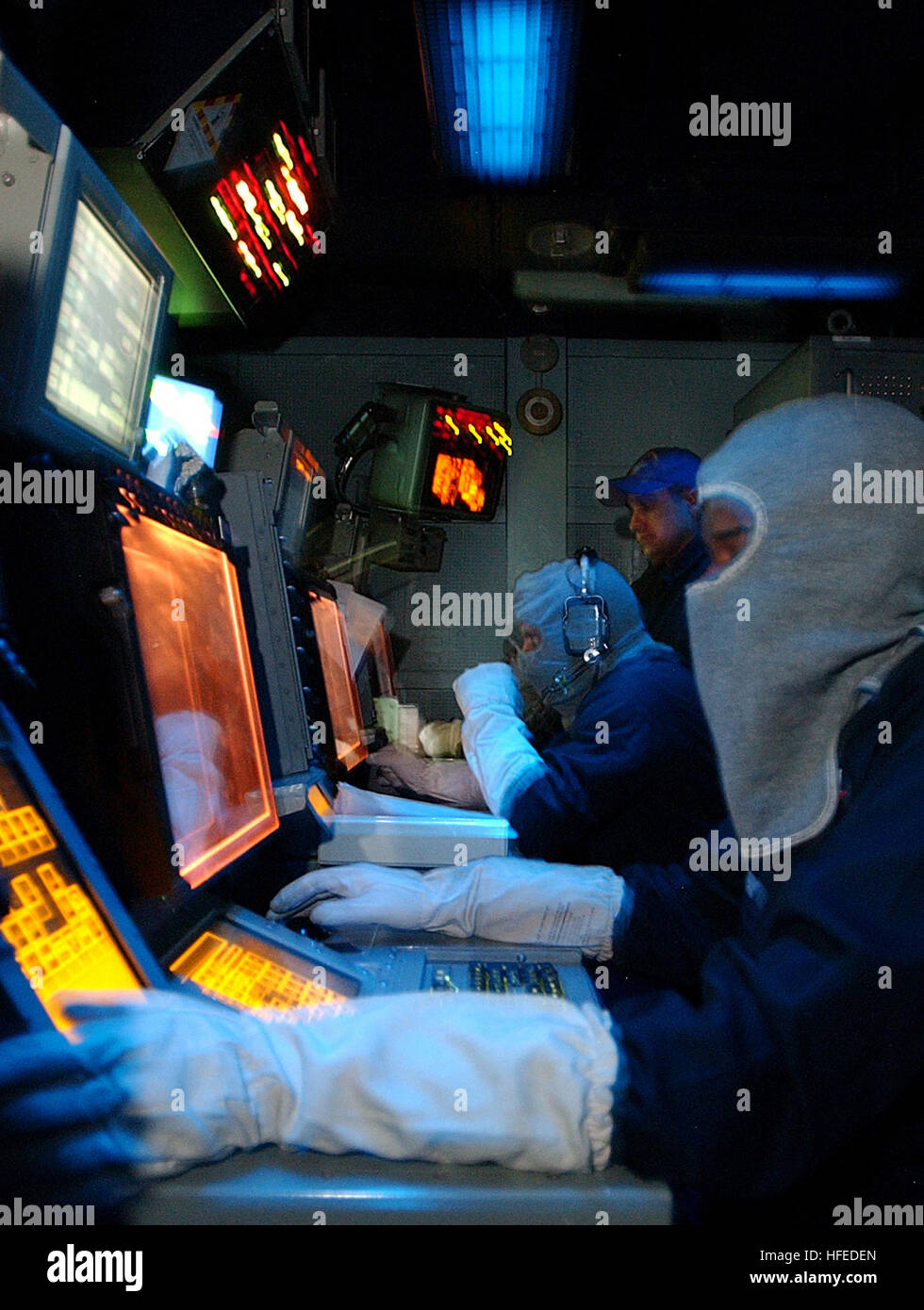 Gq uss nimitz u s navy general quarters drill hi-res stock photography ...