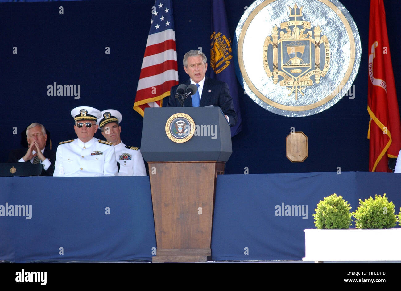 George walker bush naval hi-res stock photography and images - Alamy