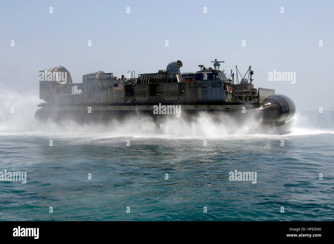 Us navy lcac maneuvers hi-res stock photography and images - Alamy