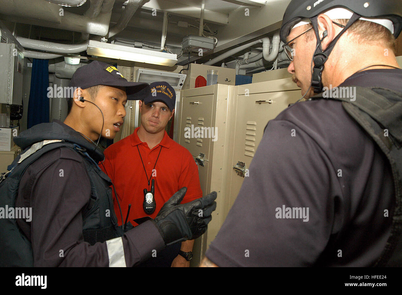 Republic of Singapore Navy and USS Rodney M. Davis (FFG 60) conduct ...