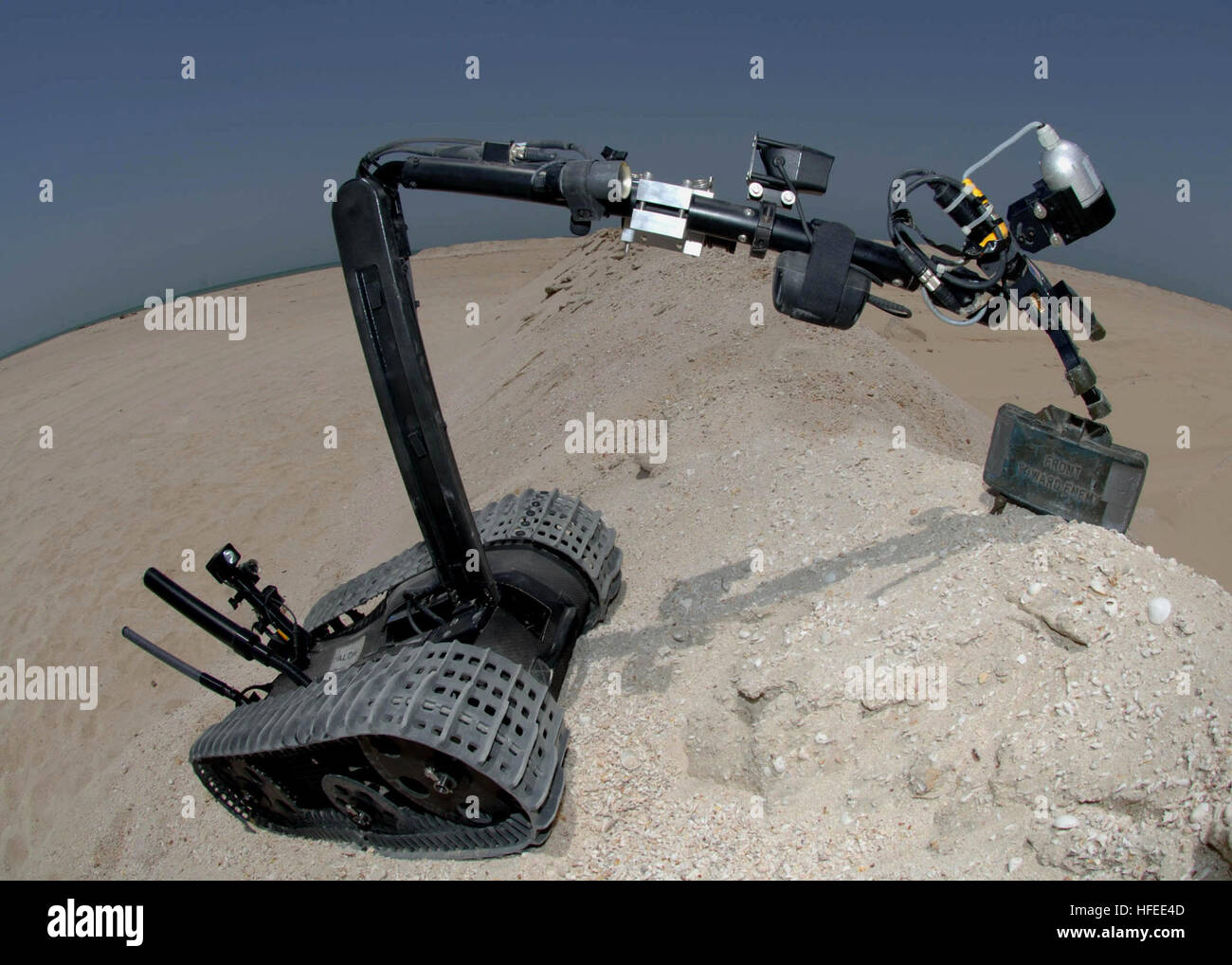 Talon eod robot hi-res stock photography and images - Alamy