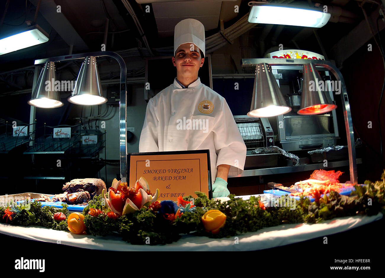 050123-N-6781S-022 Pacific Ocean (Jan. 23, 2005) - Culinary Specialist ...