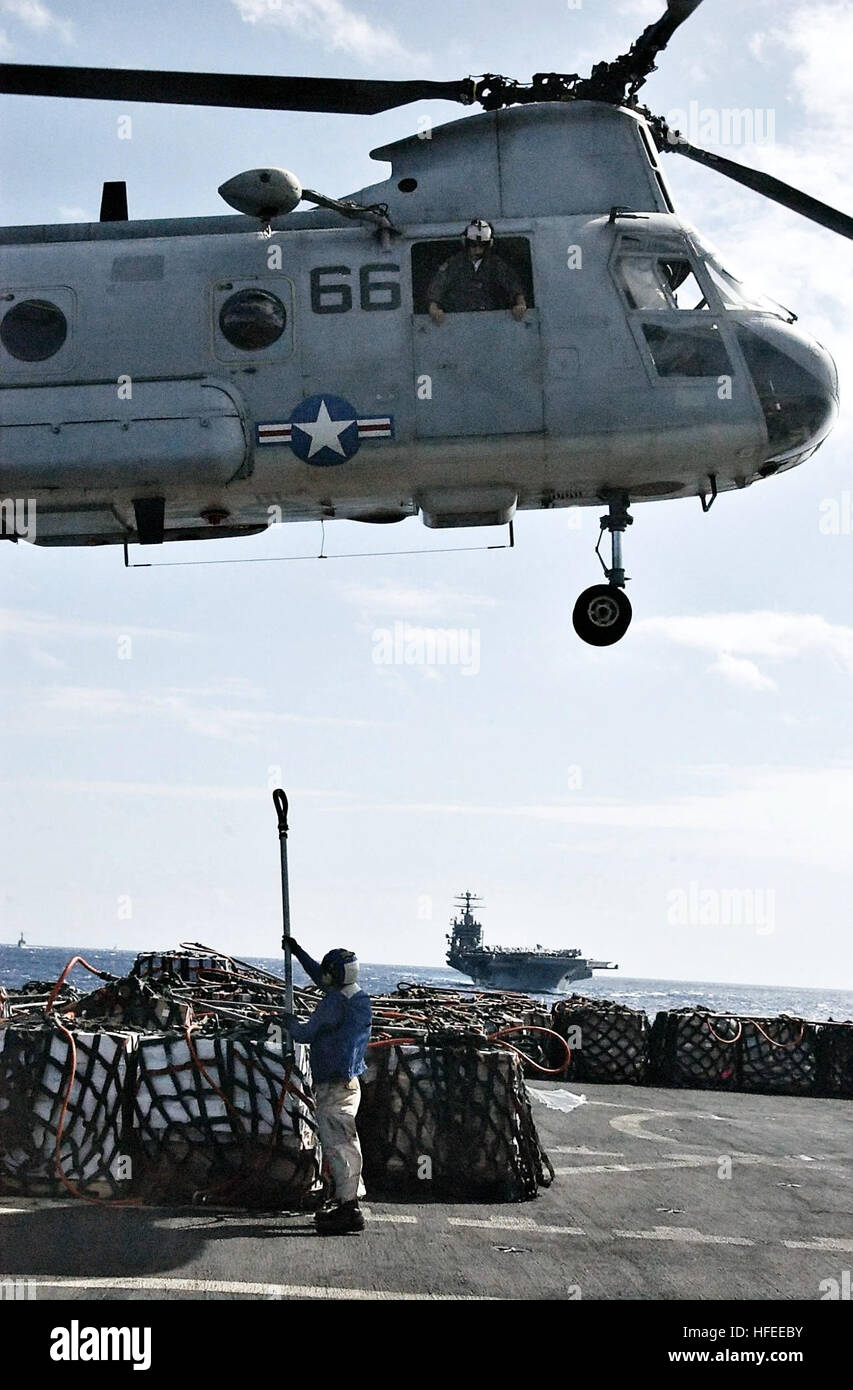US Navy 030210-N-3241H-191 A CH-46D Sea Knight assigned to the ...