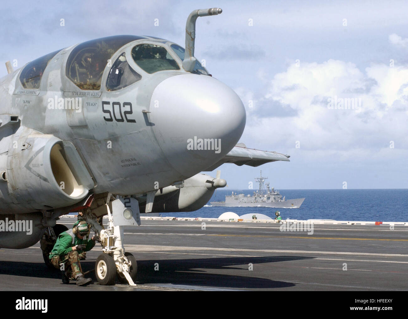 Guided missile frigate uss carr ffg 52 hi-res stock photography and ...