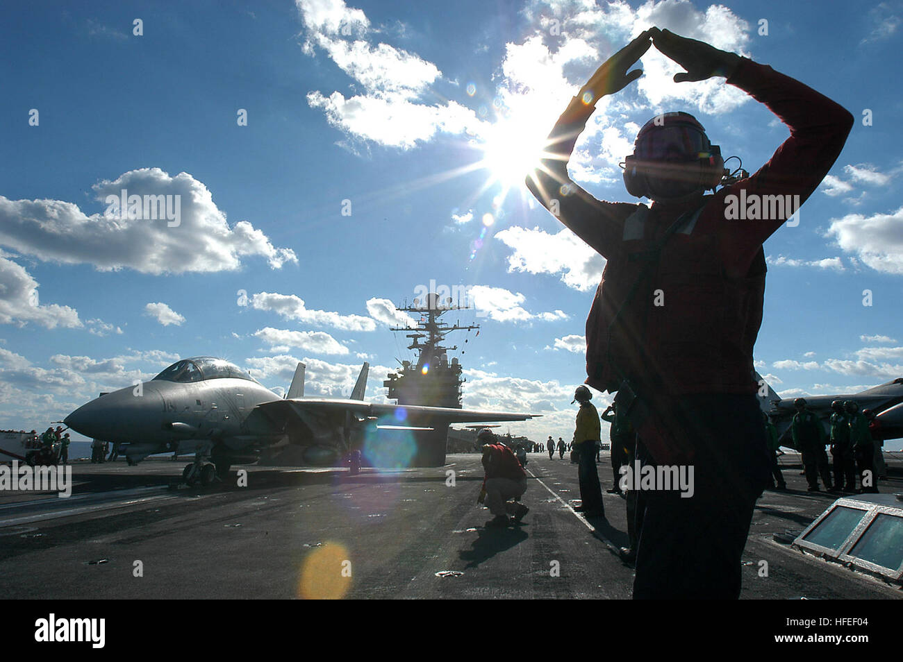 031121-N-3986D-003 At sea aboard USS George Washington (CVN 73) Nov. 21 ...