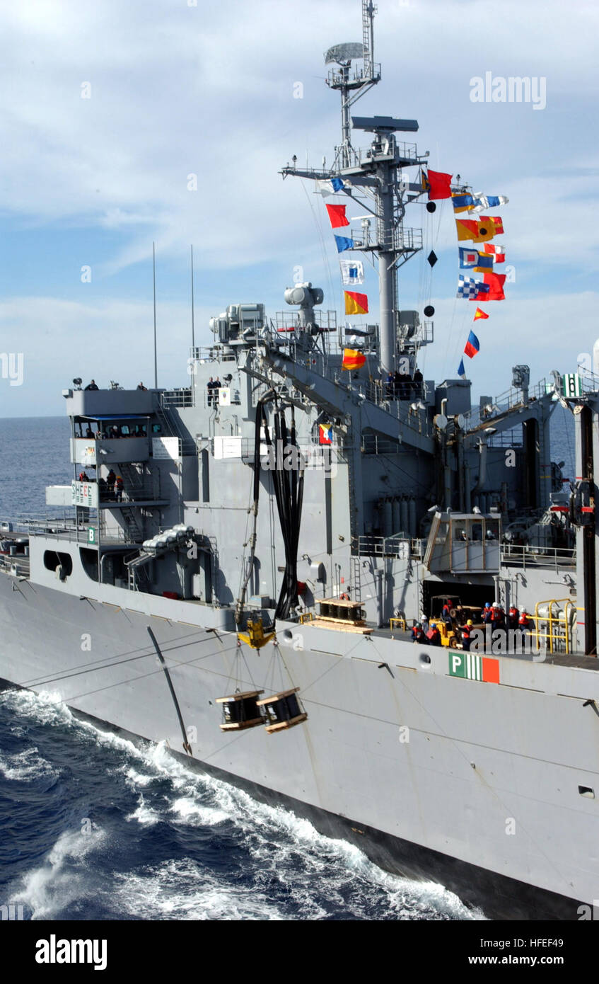 Uss sacramento aoe 1 hi-res stock photography and images - Alamy