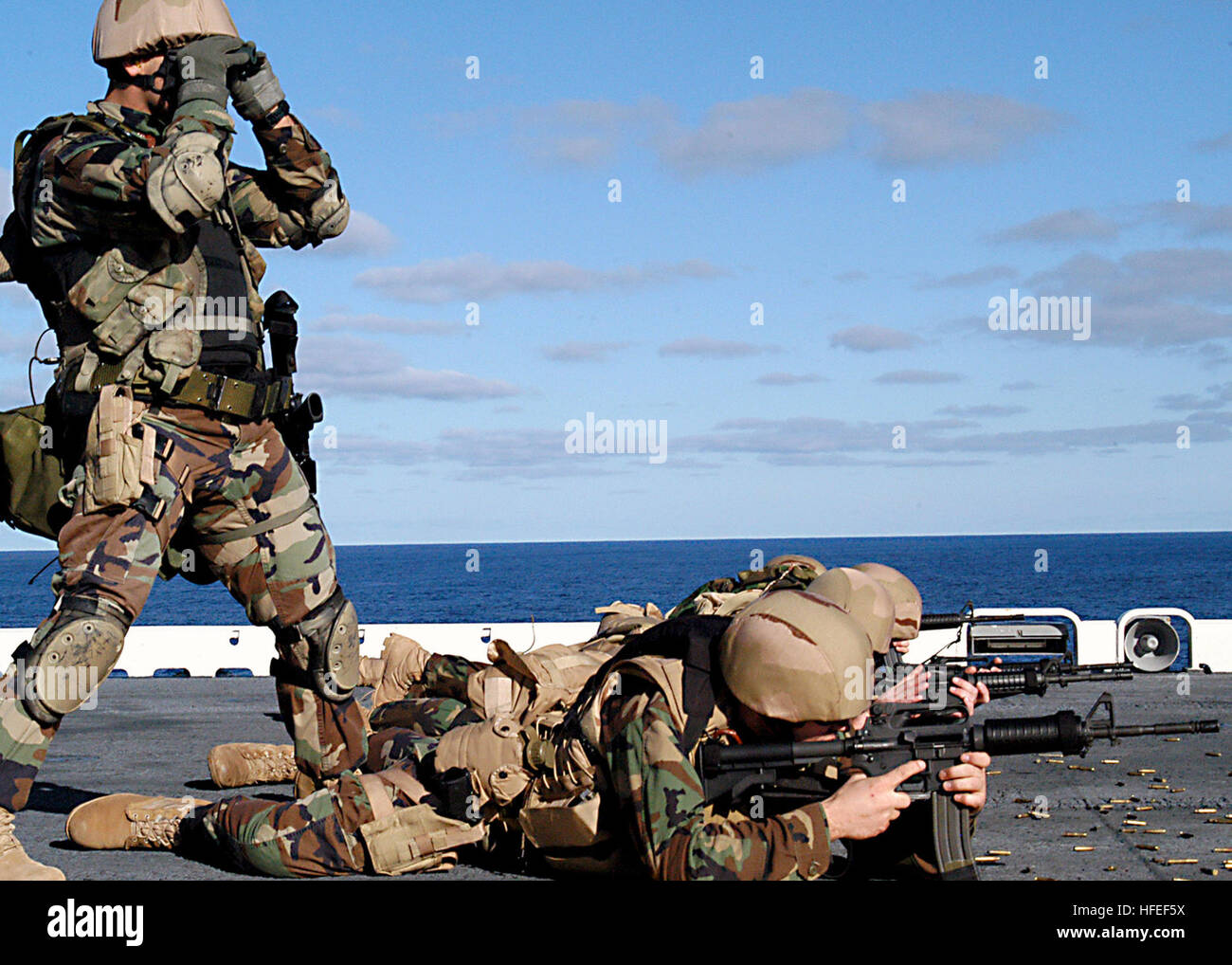 030124-N-4048T-077 At sea aboard USS Kearsarge (LHD 3) Jan. 24, 2003 ...