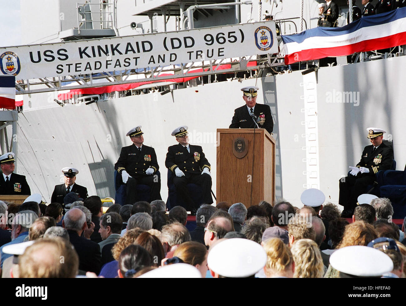 Uss kincaid hi-res stock photography and images - Alamy