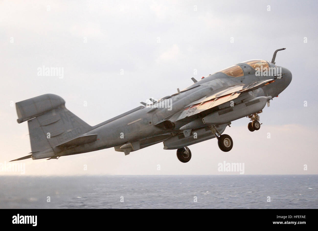 Catapult bow hi-res stock photography and images - Alamy