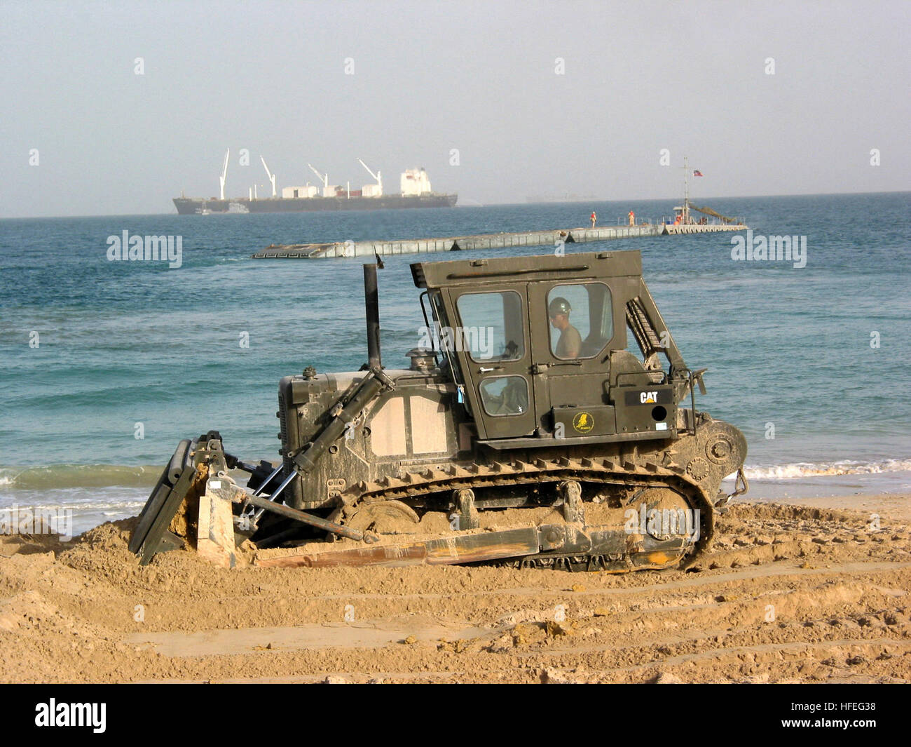 Us navy landing craft kuwait hi-res stock photography and images - Alamy