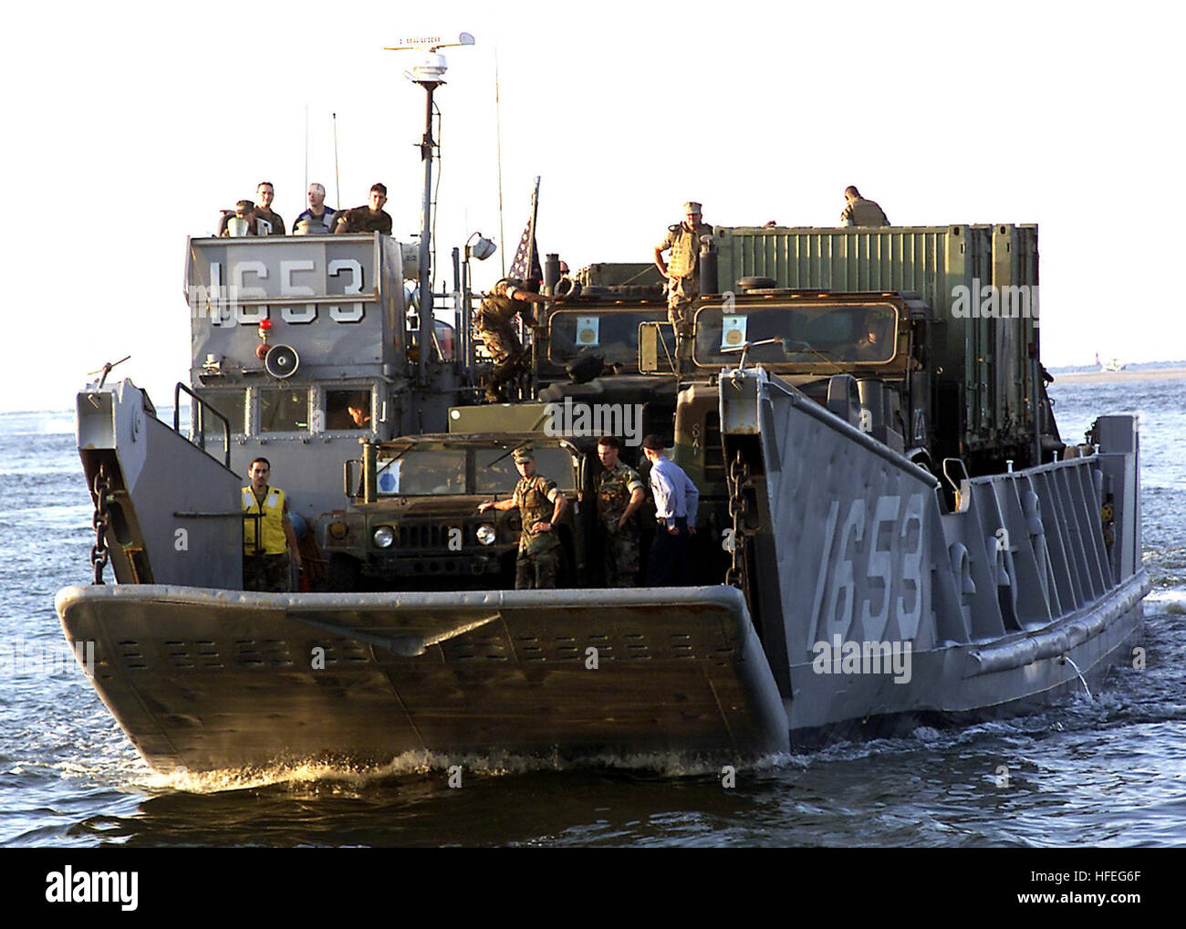030622-N-9109V-003 Onslow Bay, N.C. (Jun. 22, 2003) -- Landing Craft ...