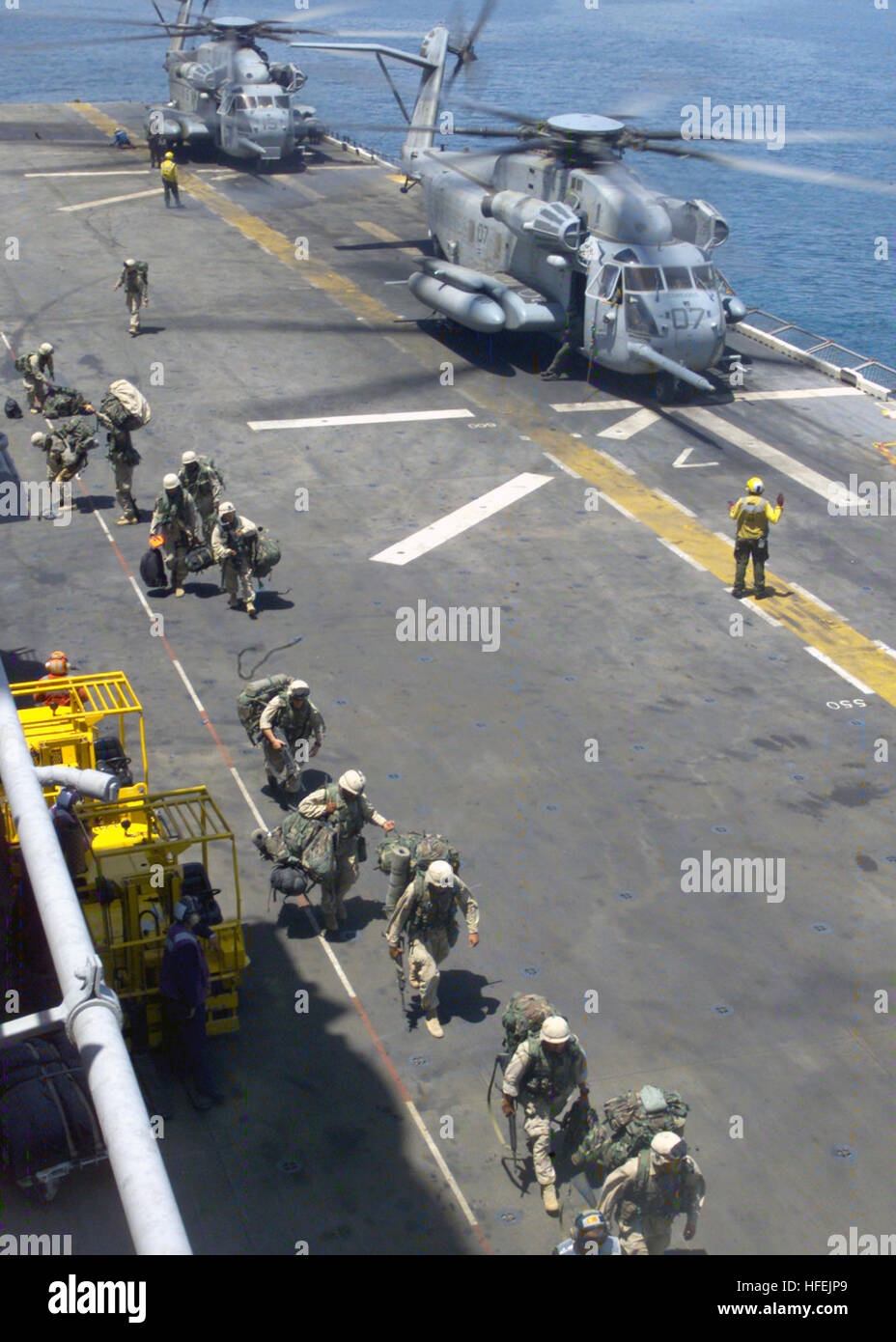 Operation iraqi freedom 2003 marines hi-res stock photography and ...