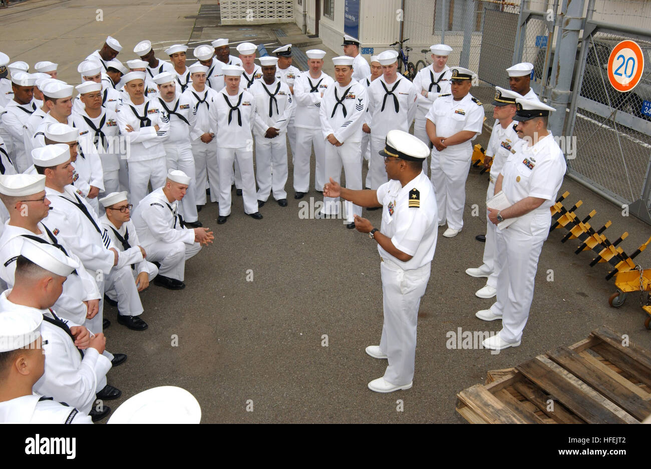 030423-N-8937A-003 U.S. Fleet Activities Sasebo, Japan (Apr 23, 2003 ...