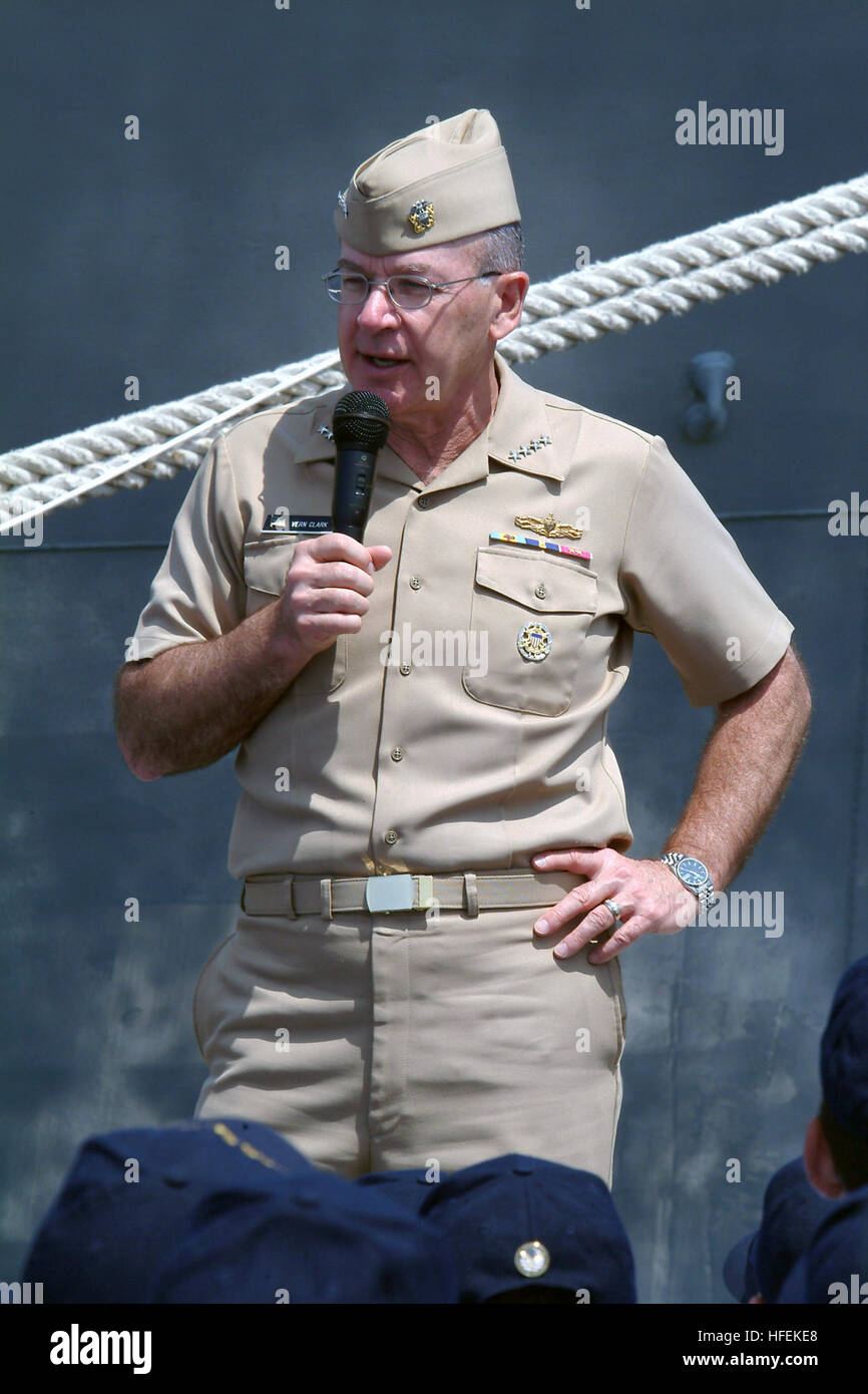 Adm vern clark hi-res stock photography and images - Alamy