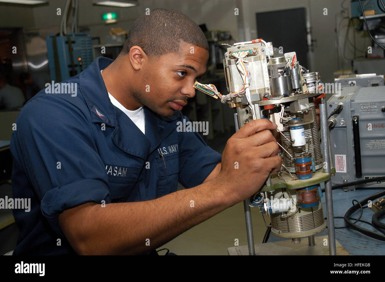 030520-N-2911P-008 Misawa, Japan (May 20, 2003) -- Aviation Electronics ...