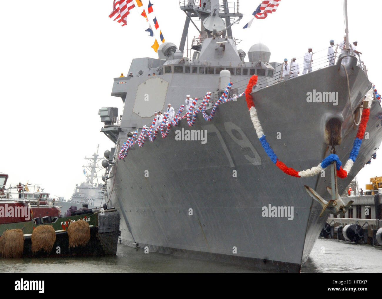 030523-N-7097H-004 Norfolk, Va. (May 23, 2003) -- USS Oscar Austin (DDG ...