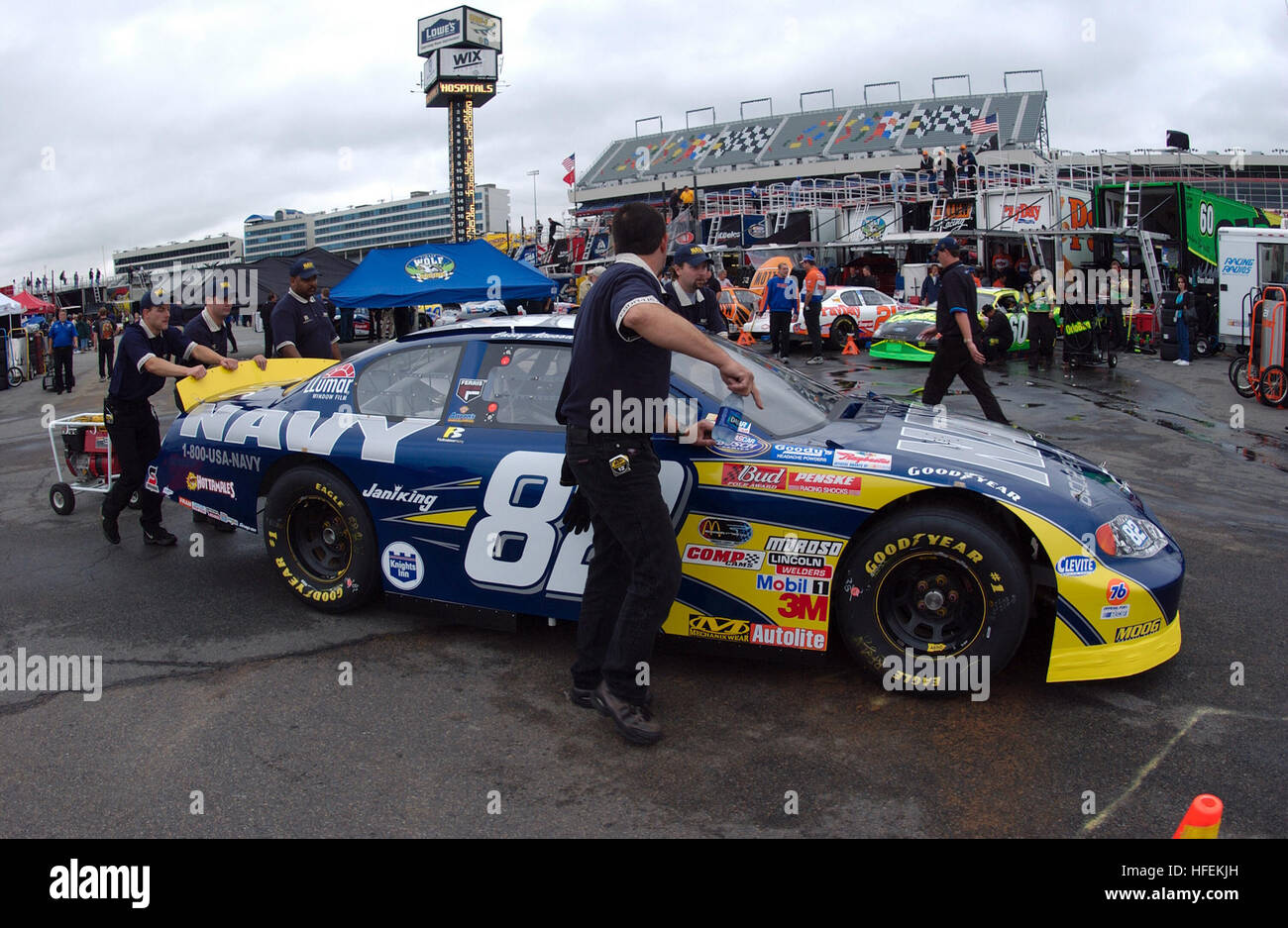 030523-N-5862D-180 Charlotte, N.C. (May 23, 2003) -- The Fitz-Bradshaw ...