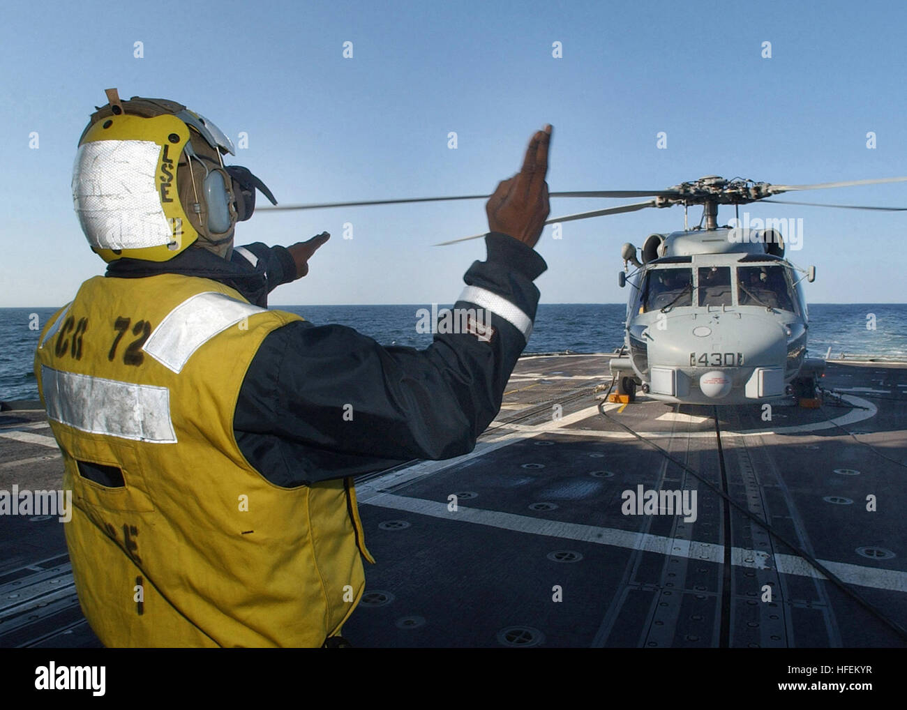 An SH-60B Seahawk helicopter from Light Helicopter Antisubmarine ...