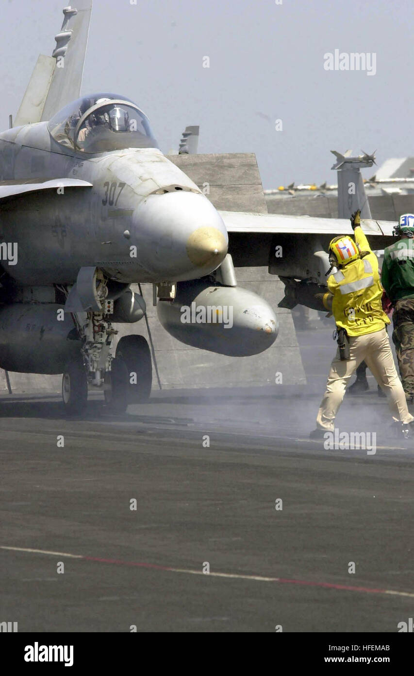 Central command area of resopns hi-res stock photography and images - Alamy