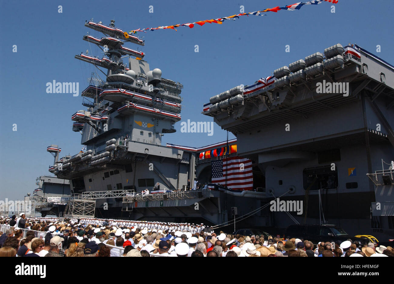 Commissioning ceremony uss nimitz hi-res stock photography and images ...
