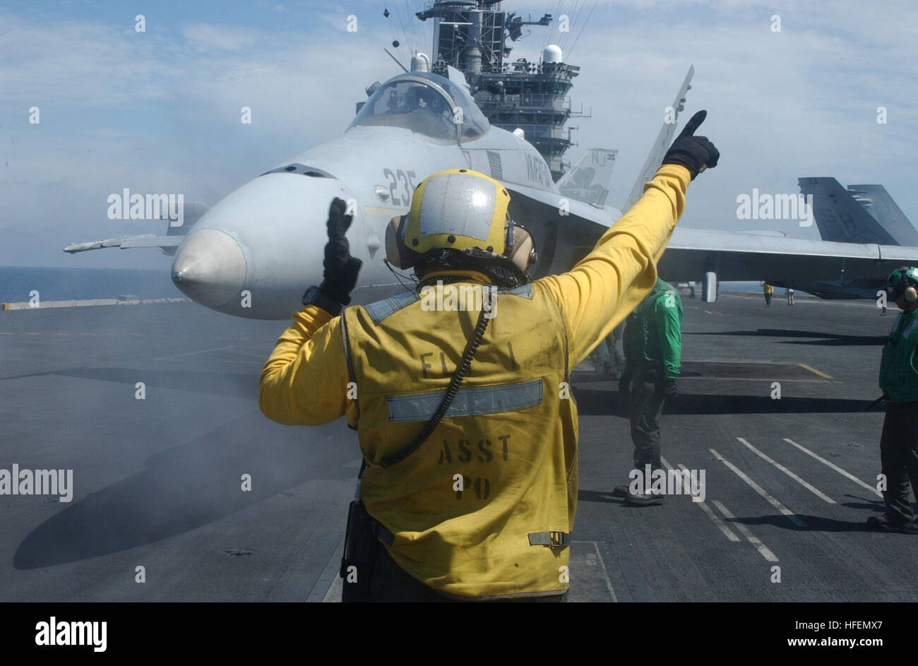 Steam catapult hi-res stock photography and images - Alamy