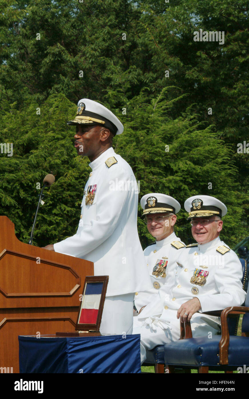 Navy distinguished service medal hi-res stock photography and images ...