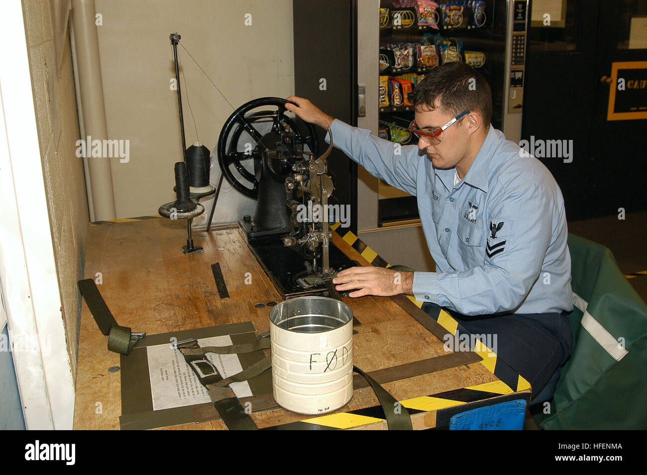 Paraloft hi-res stock photography and images - Alamy