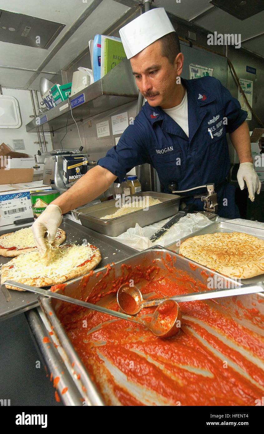 First class pizza night hi-res stock photography and images - Alamy