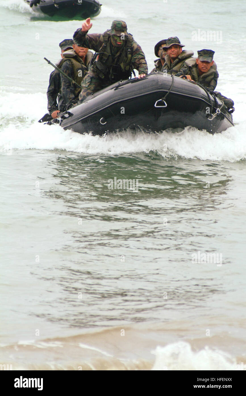 030918-N-0401E-008 Luzon, Philippines - American and Filipino Marines ...