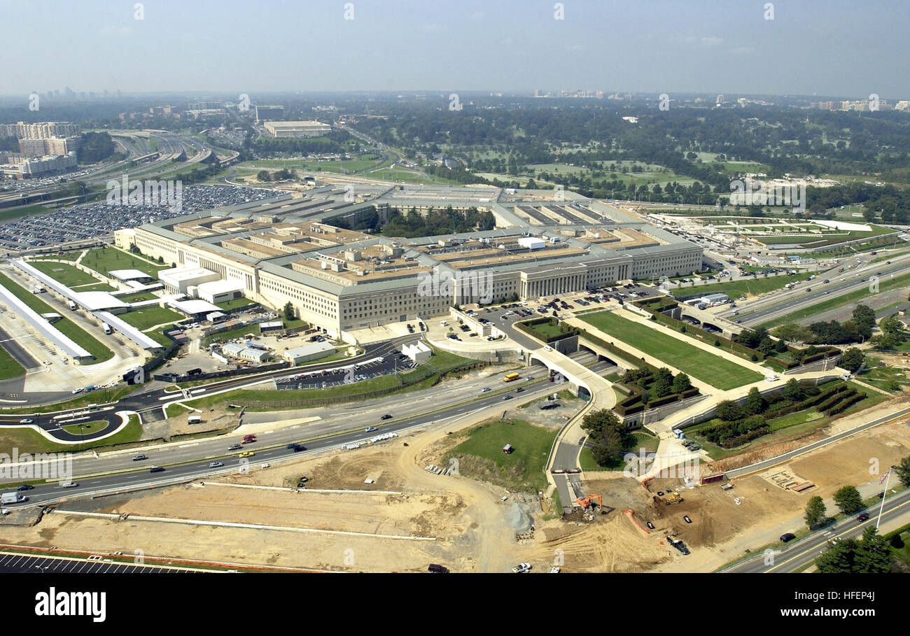 Pentagon river entrance hi-res stock photography and images - Alamy