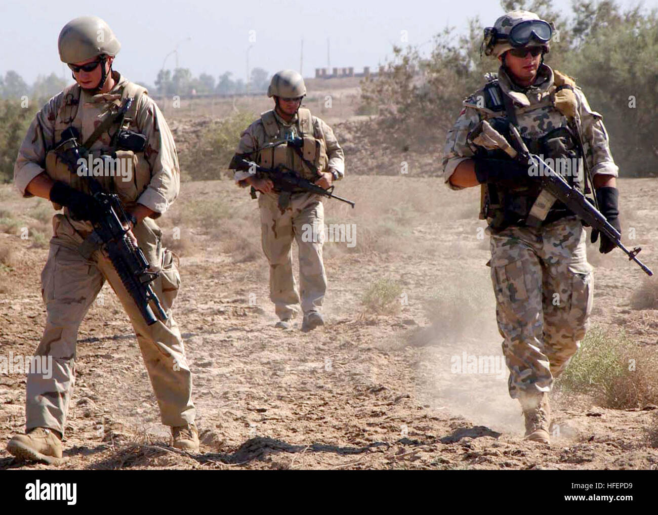 Us soldiers iraq 2003 hi-res stock photography and images - Alamy