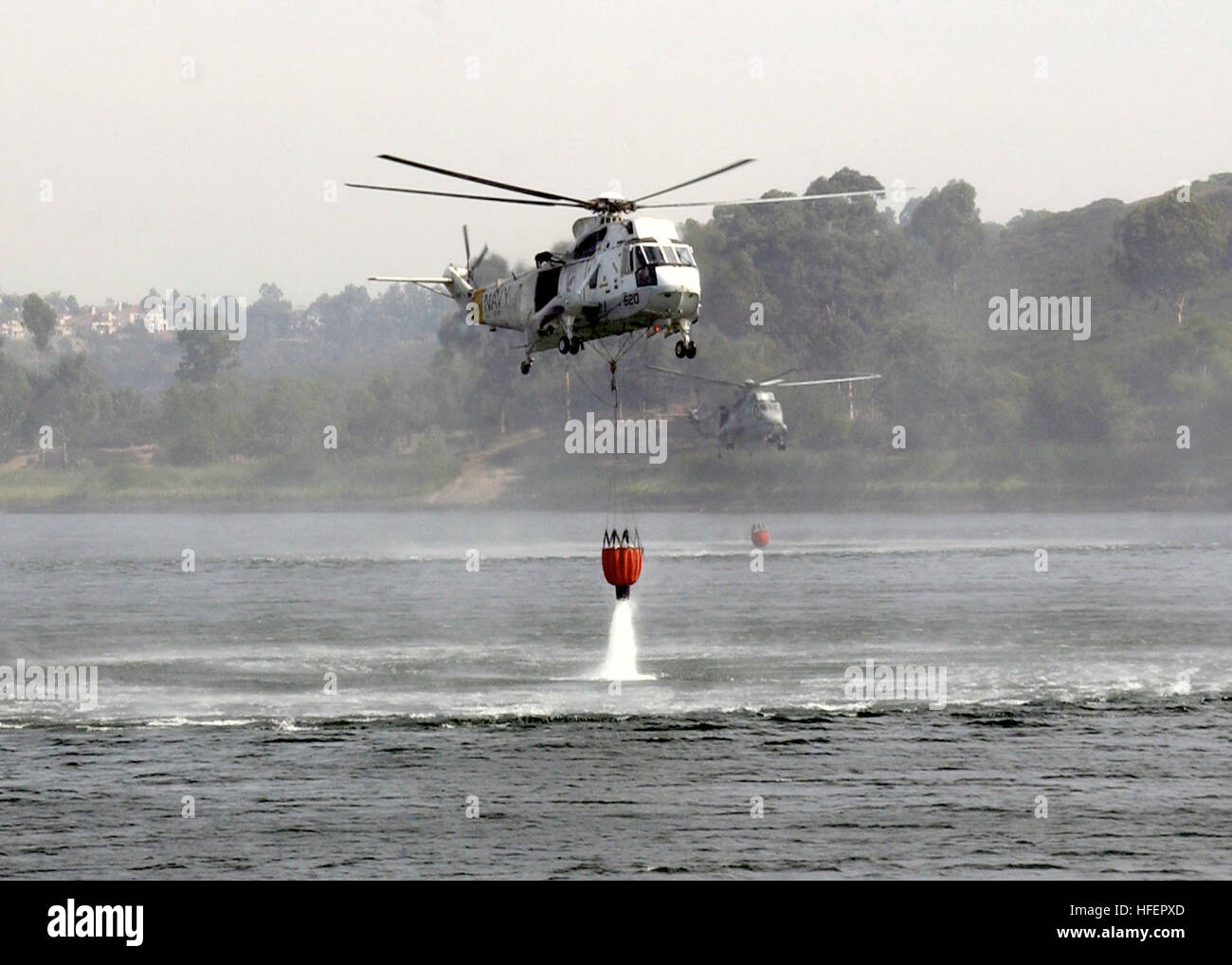 031029-N-8590B-016 Lake Miramar, San Diego, Calif. (Oct. 29, 2003 ...