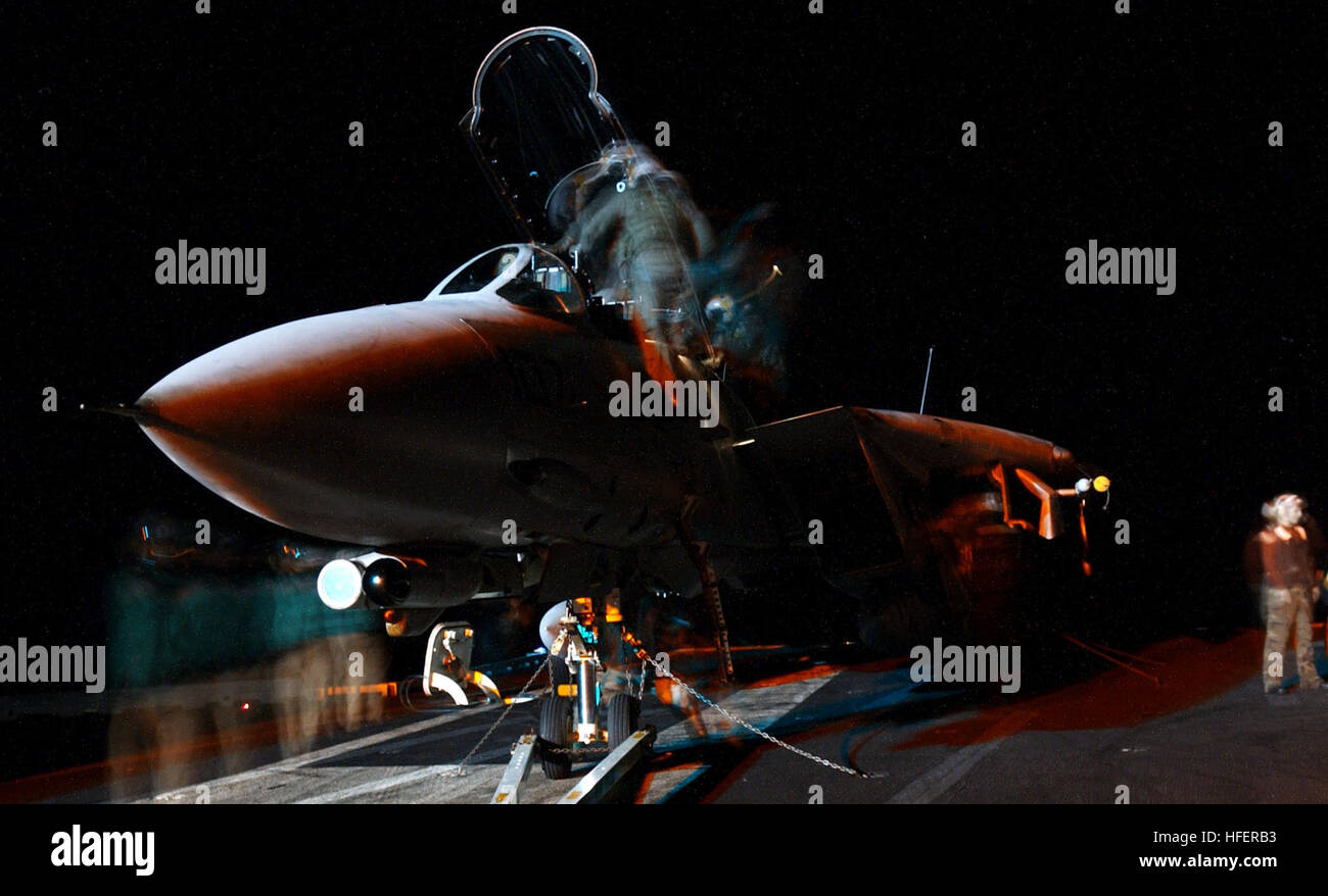 F 14 tomcat cockpit hi-res stock photography and images - Alamy