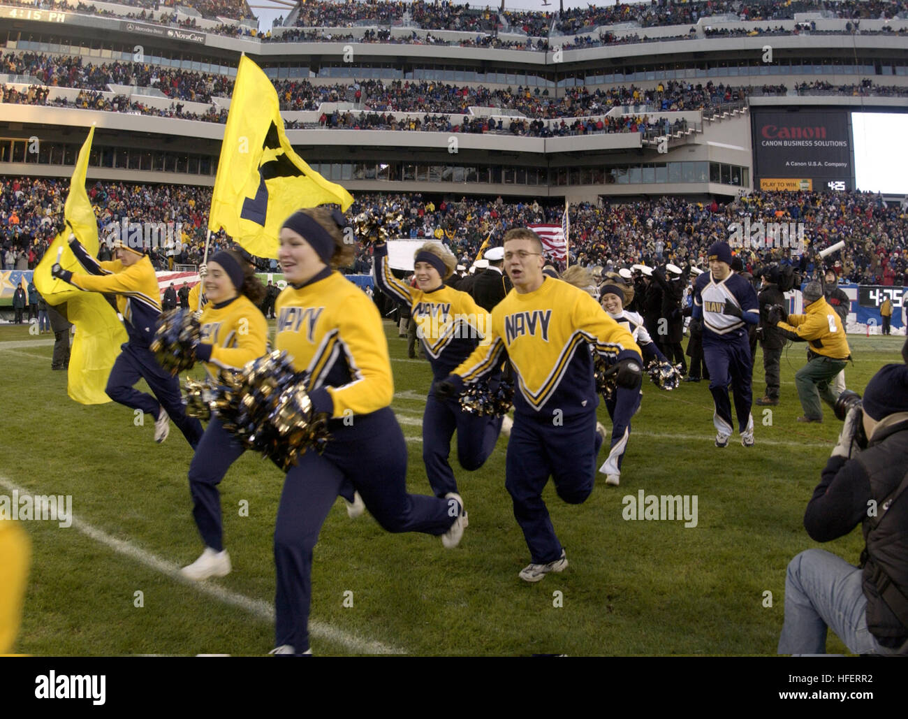 Navy cheerleaders hi-res stock photography and images - Alamy