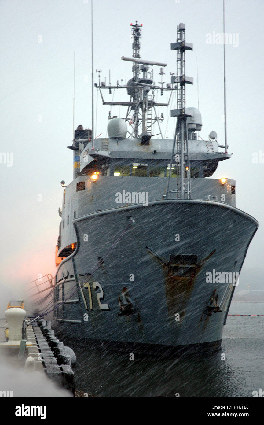 USNS Apache (T-ATF 172), a Powhatan-class fleet ocean tug, operates in ...