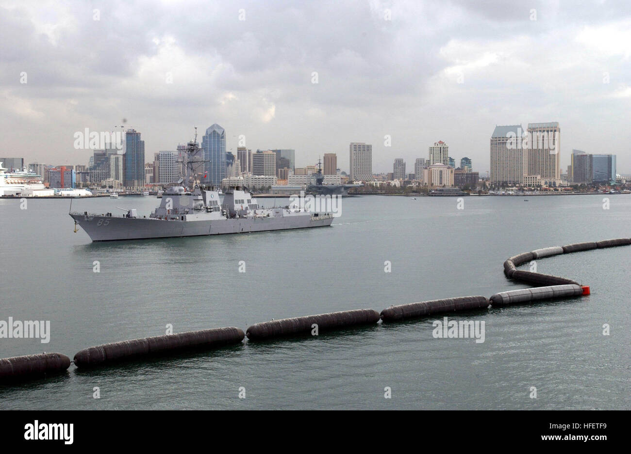 The guided missile destroyer uss mccampbell ddg 85 hi-res stock ...