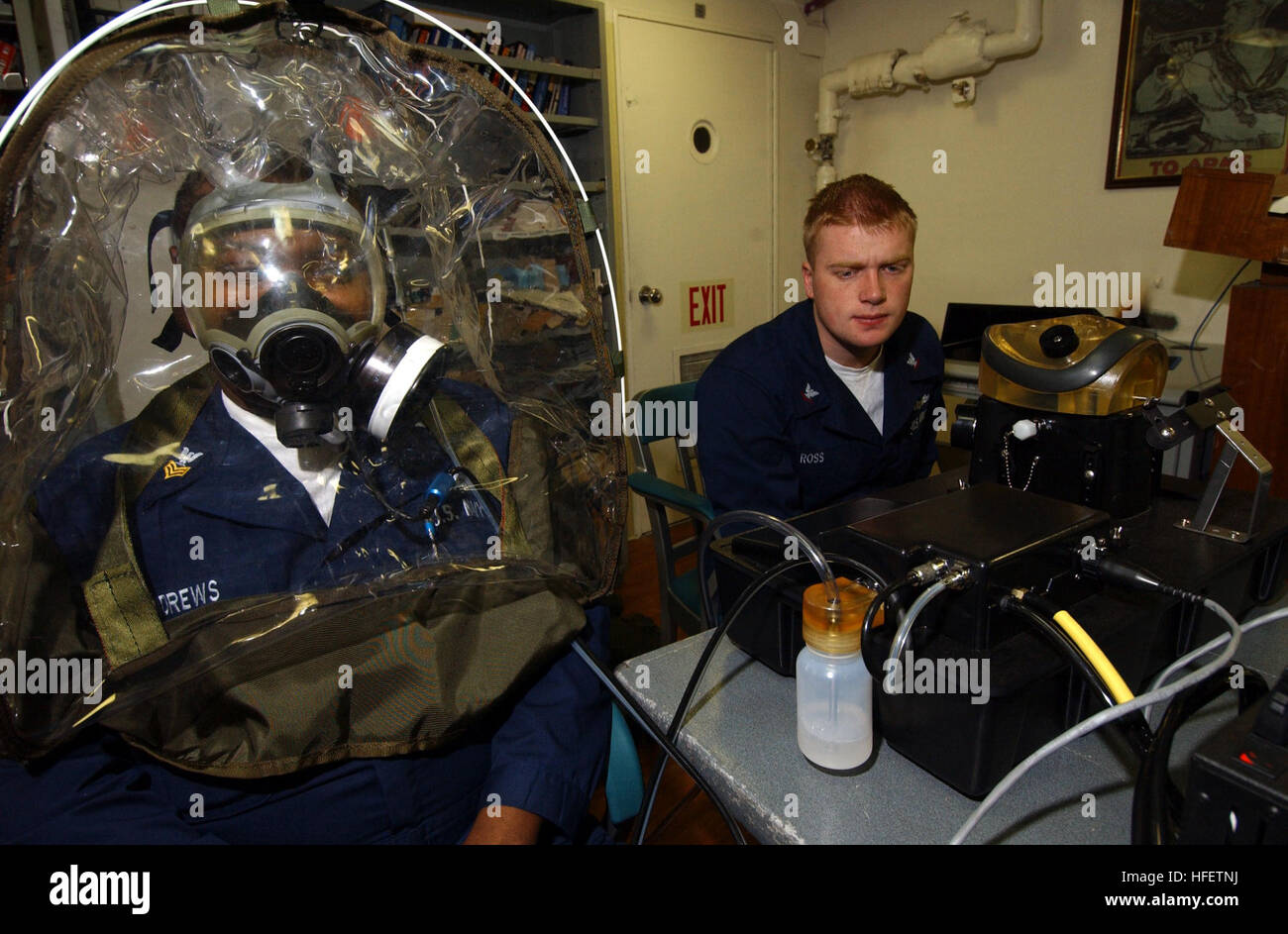 Uss vincennes cg 49 hi-res stock photography and images - Alamy