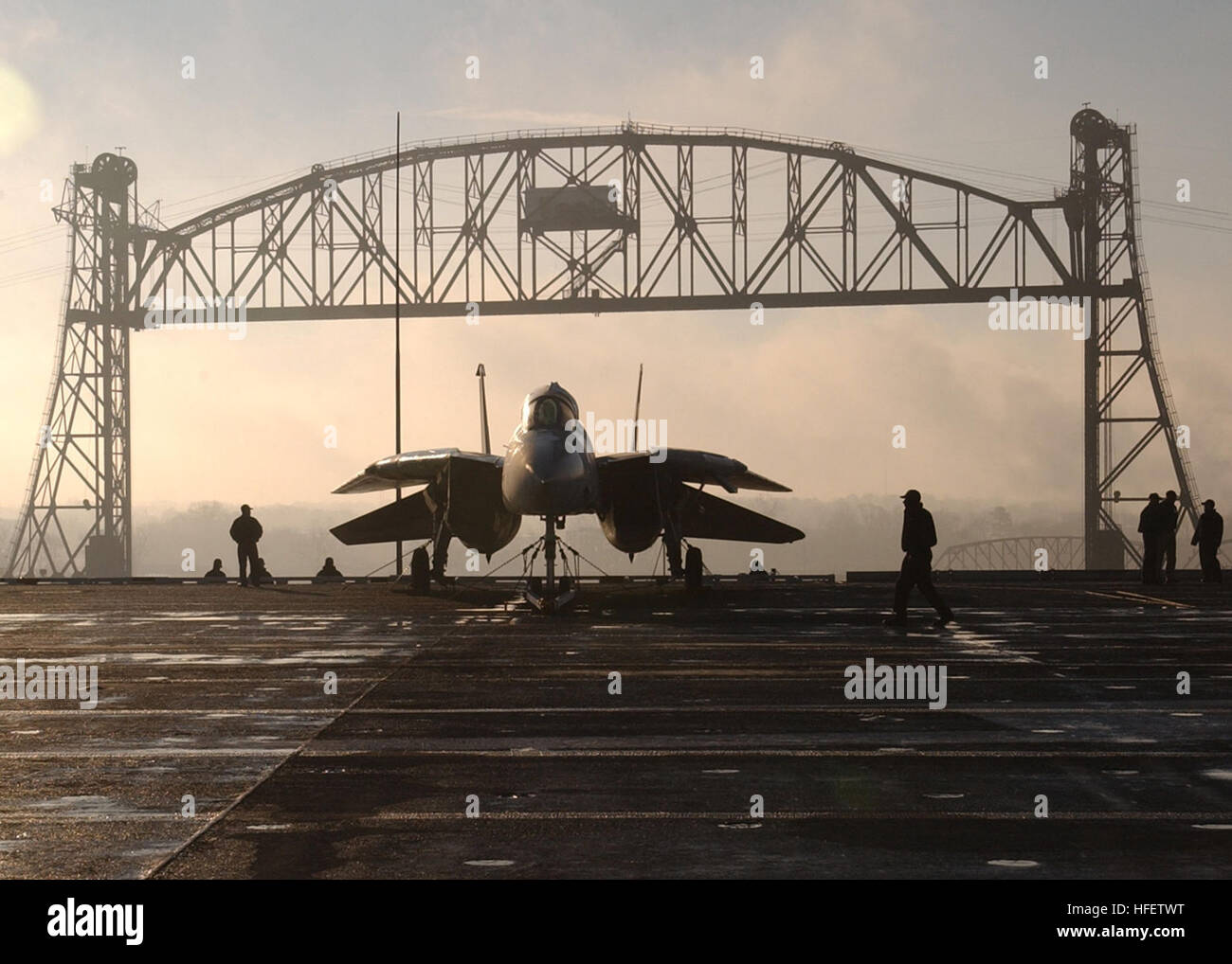 F14 tomcat crash hi-res stock photography and images - Alamy